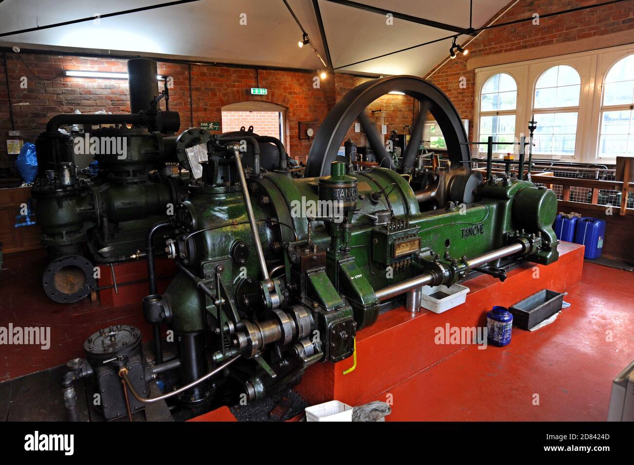 Tangye horizontal diesel engine hi-res stock photography and images - Alamy