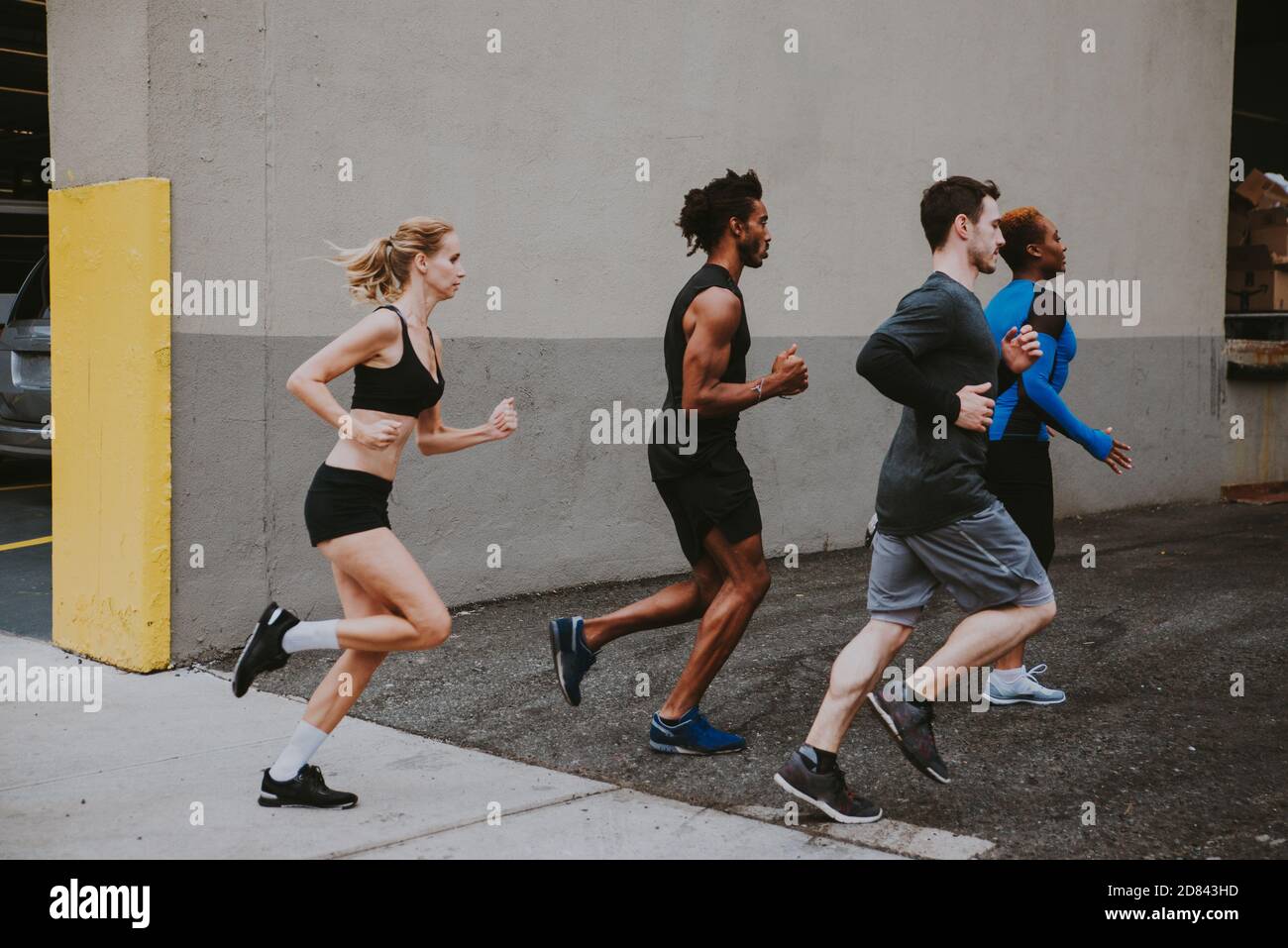 New york city marathon hydration hi-res stock photography and images ...