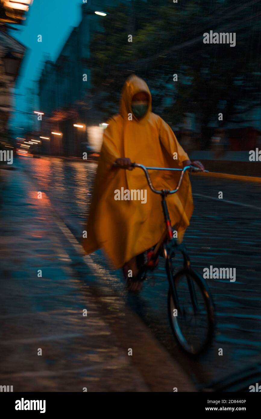 Person riding a bicycle hi-res stock photography and images - Alamy