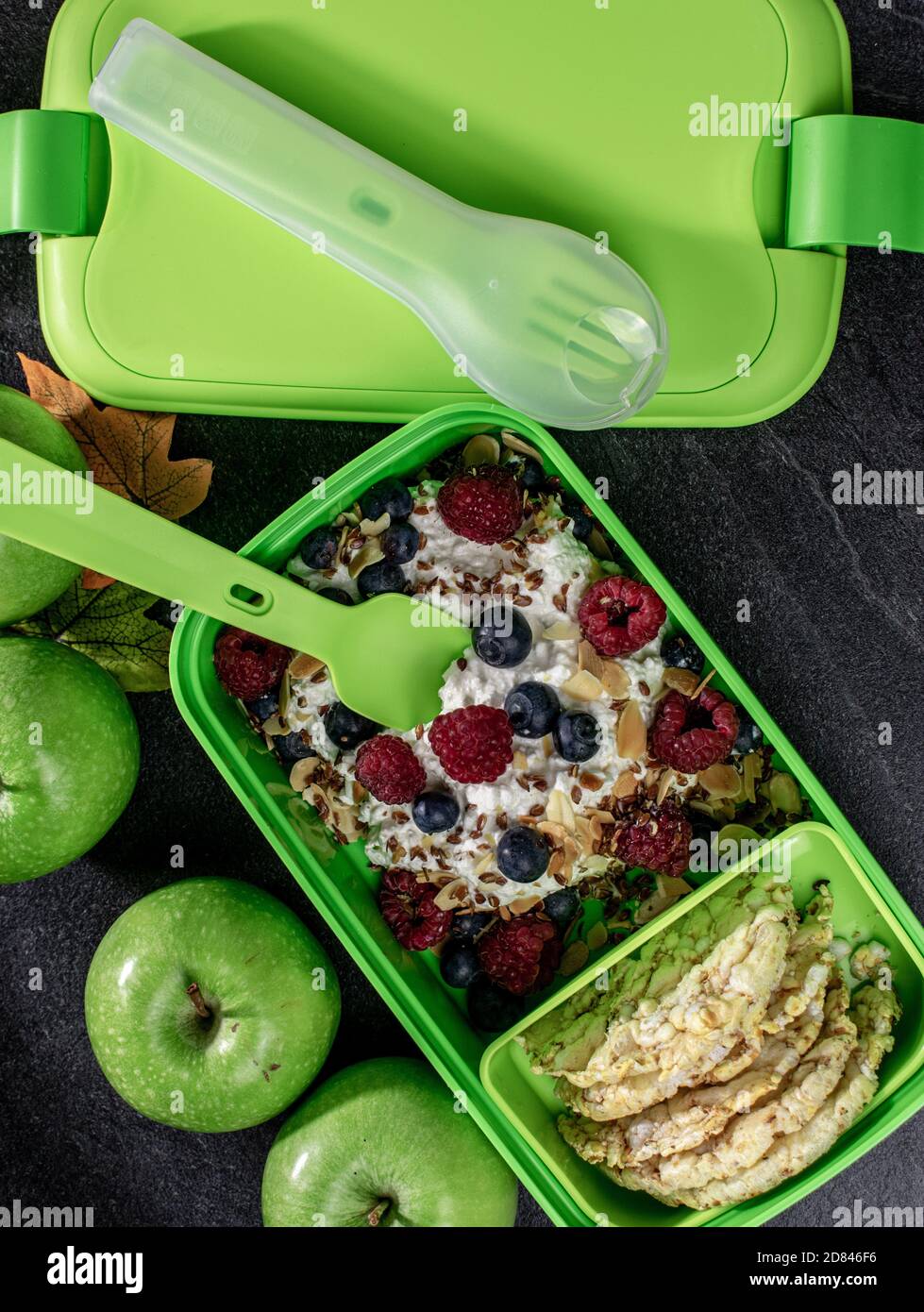 Blueberries in a box hi-res stock photography and images - Alamy