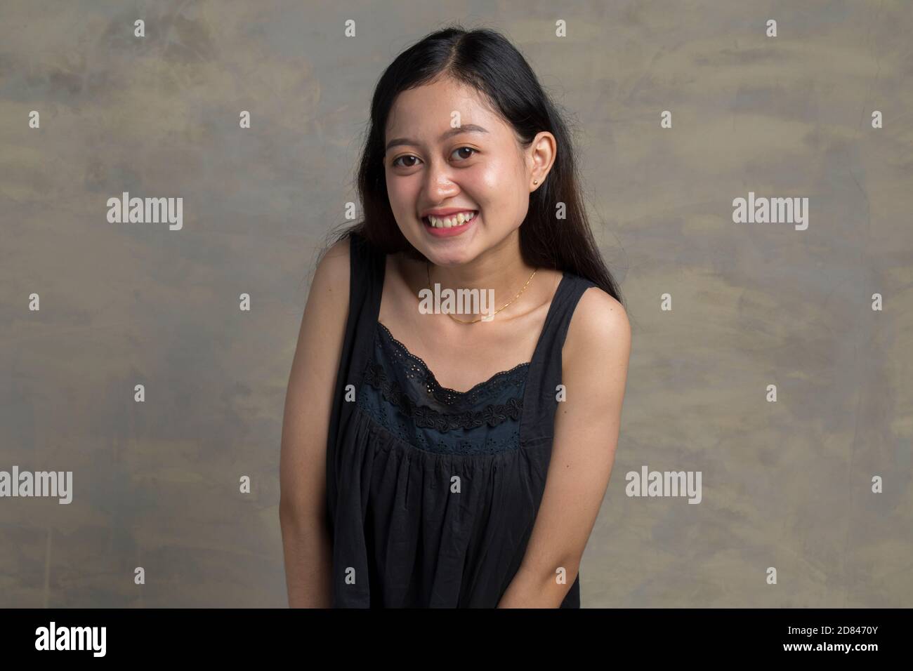 Headshot of cute asian woman Stock Photo - Alamy