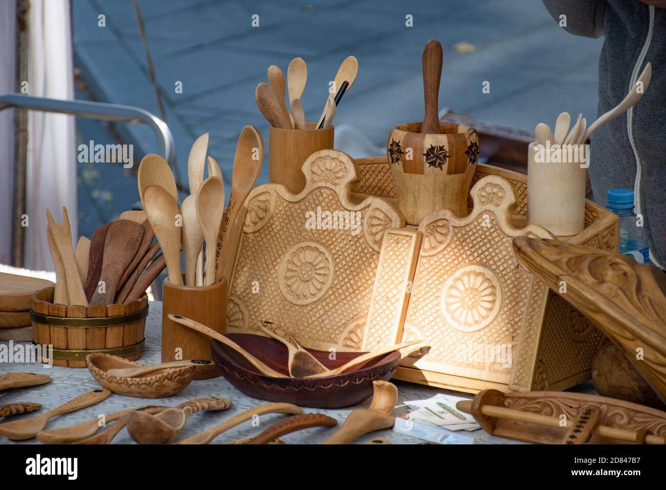 Traditional kitchenware crafts hi-res stock photography and images - Alamy