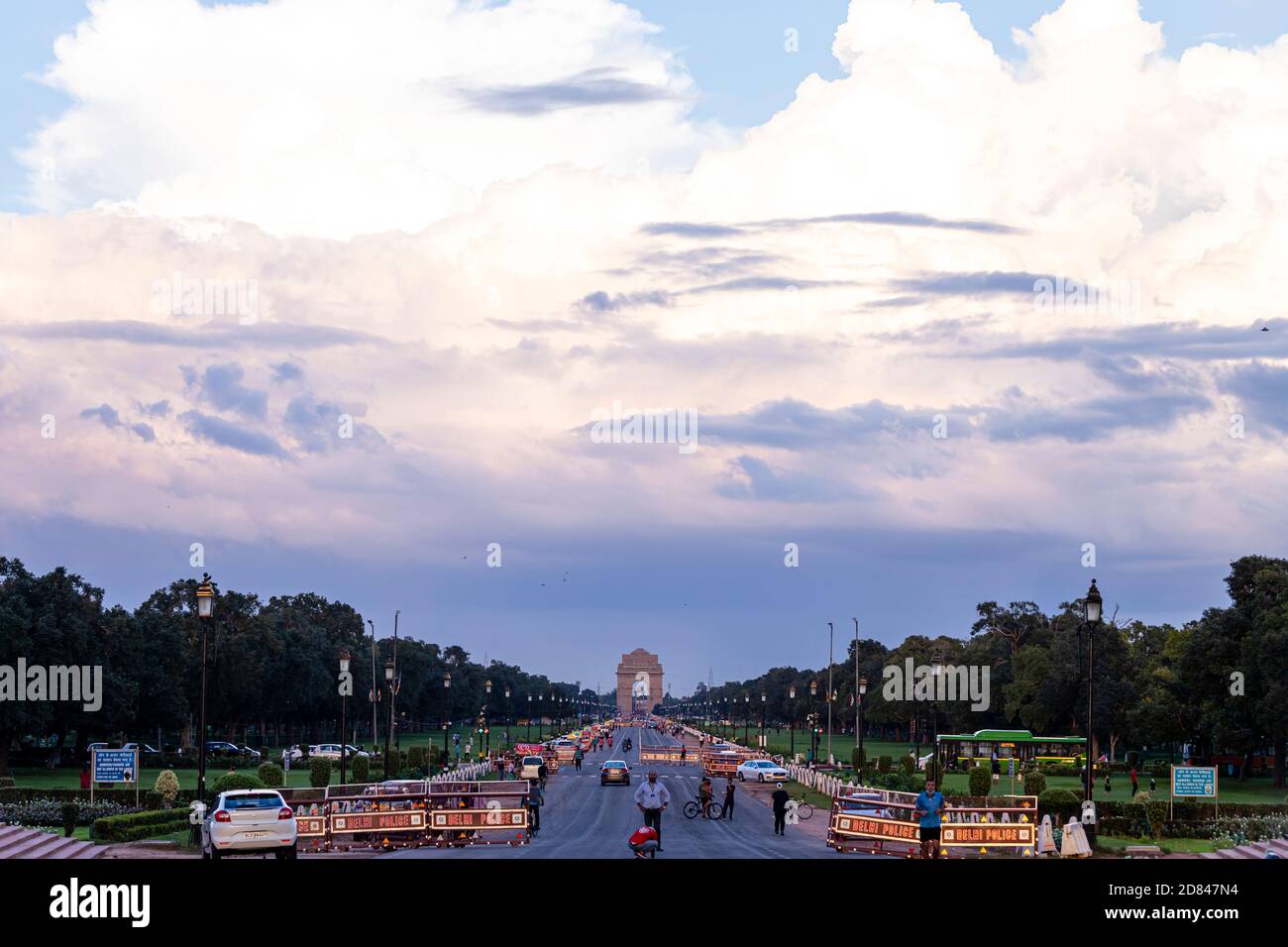 View of a beautiful sky and sunset against the backdrop of India Gate ...