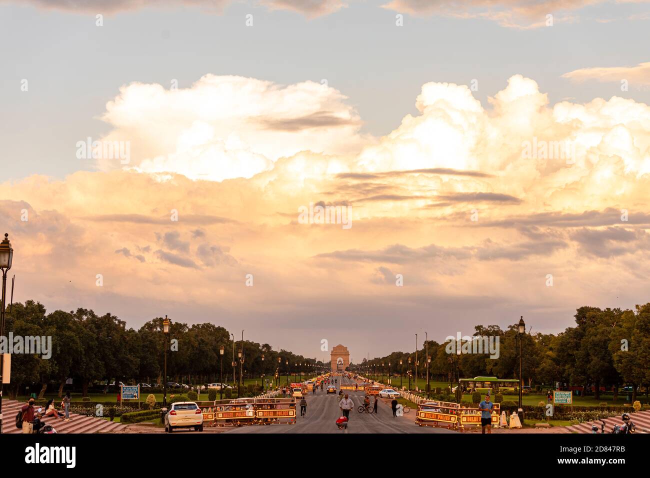 View of a beautiful sky and sunset against the backdrop of India Gate ...
