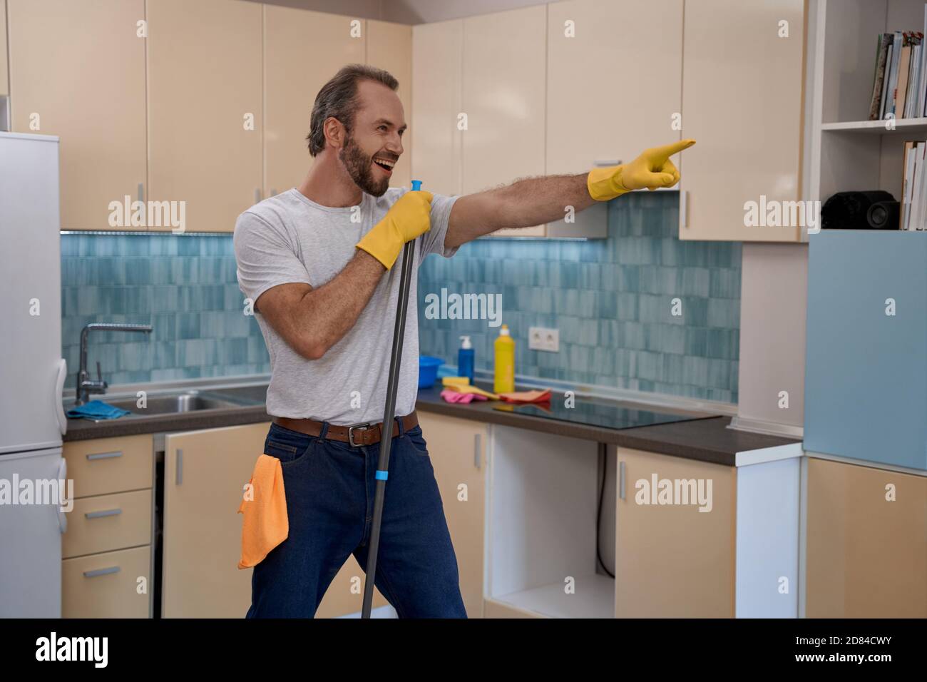 Mop handle hi-res stock photography and images - Alamy