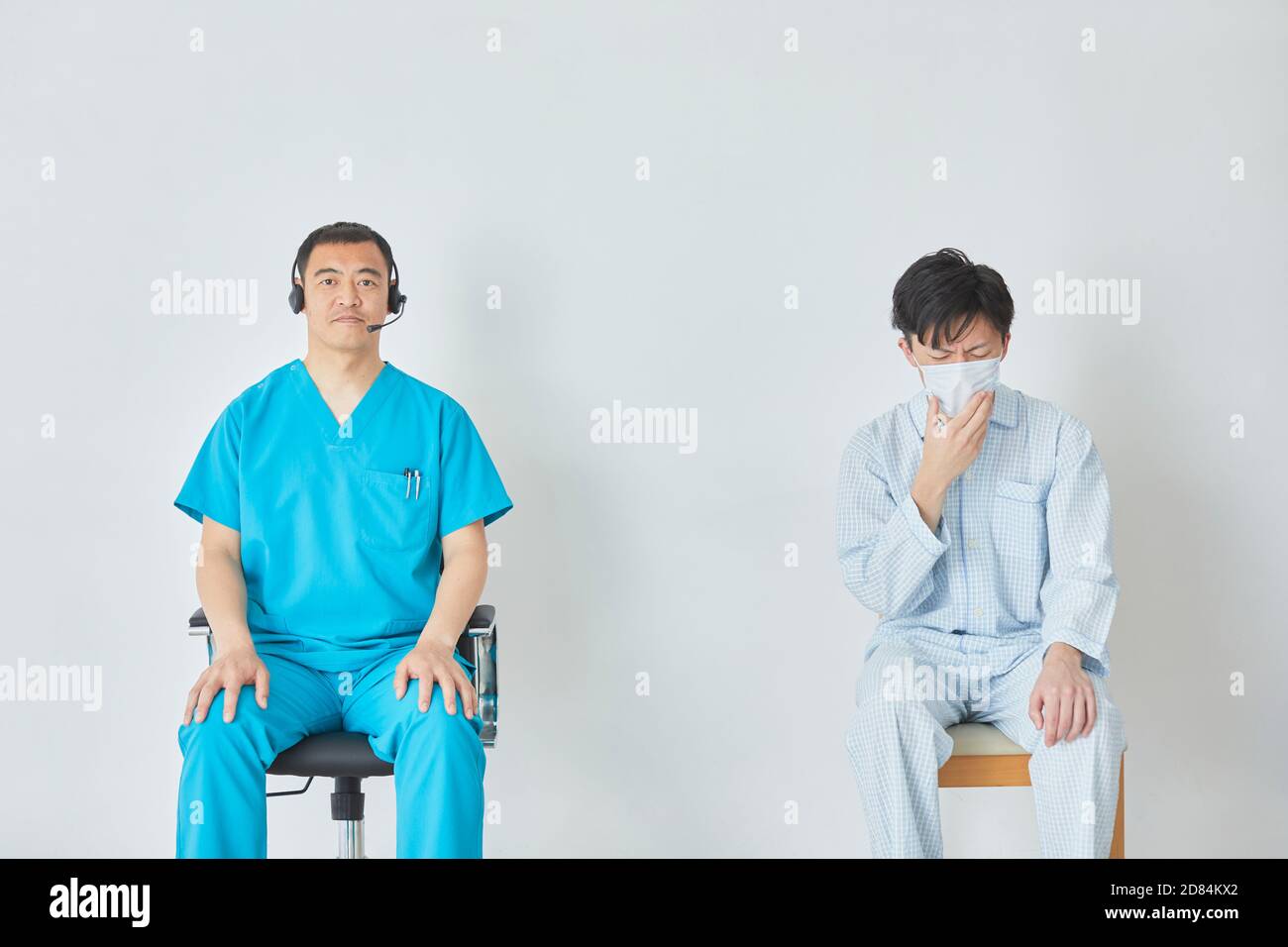 Japanese doctor and patient Stock Photo - Alamy