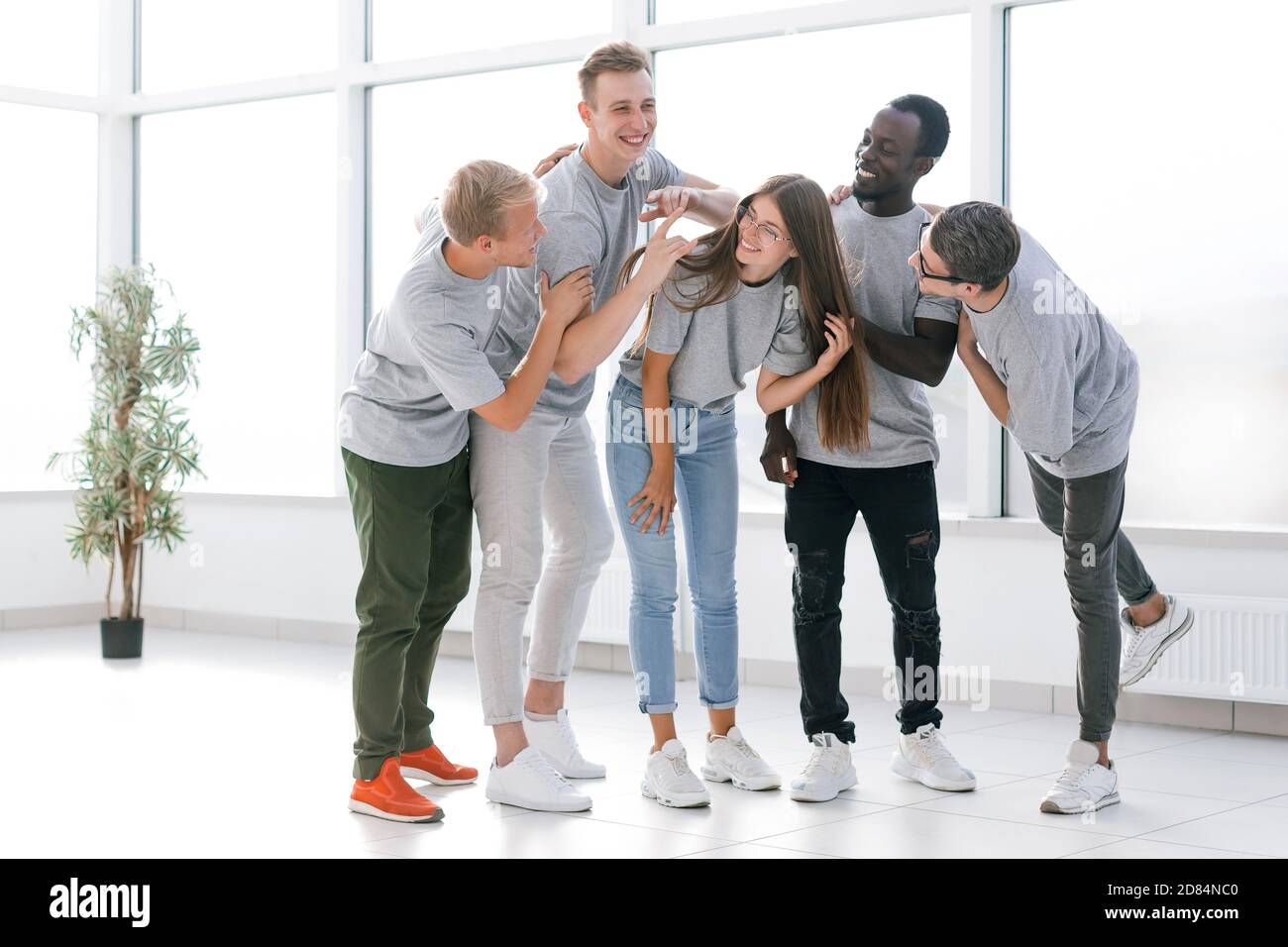 Young cheerful international group hi-res stock photography and images ...