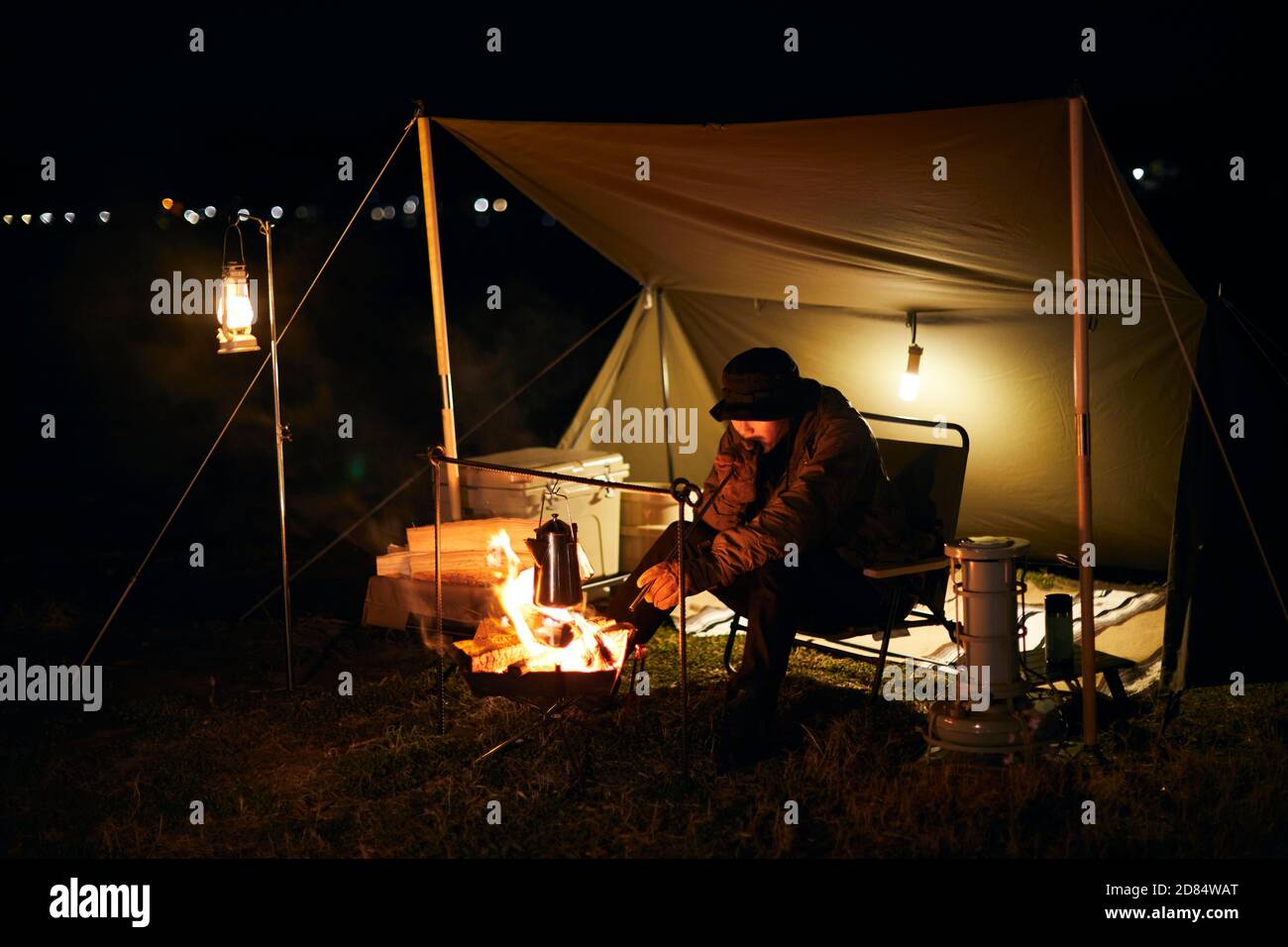 Japanese man solo camping Stock Photo - Alamy