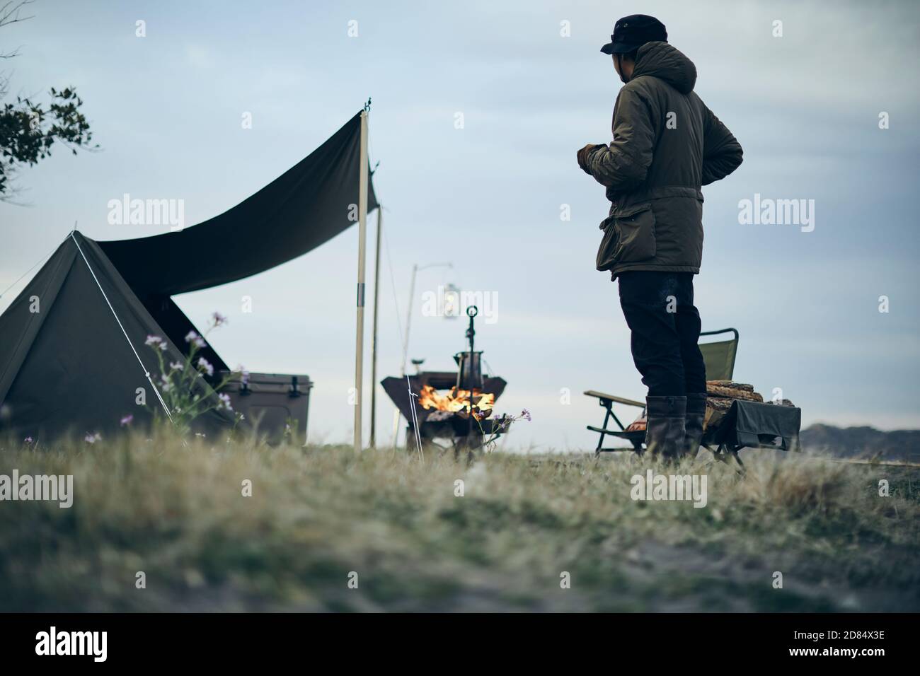 Japanese man solo camping Stock Photo - Alamy