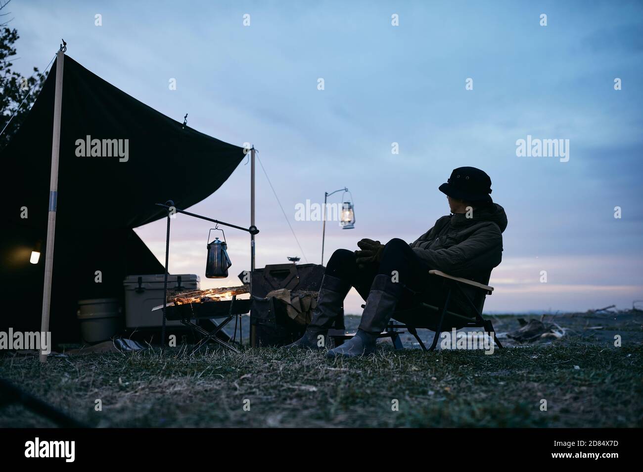 Japanese man solo camping Stock Photo - Alamy