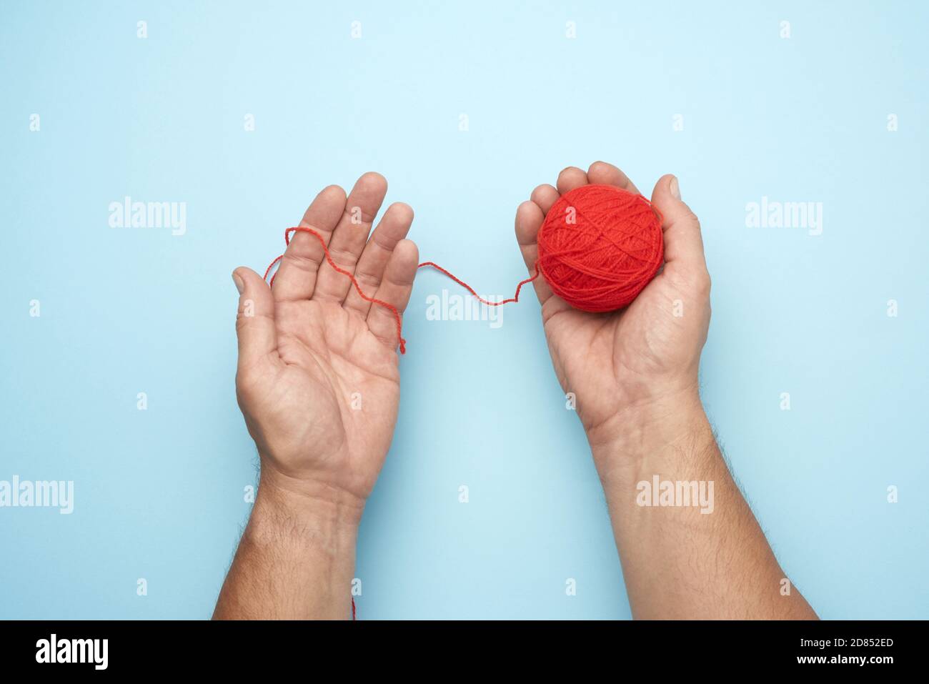 Hold threads hi-res stock photography and images - Alamy