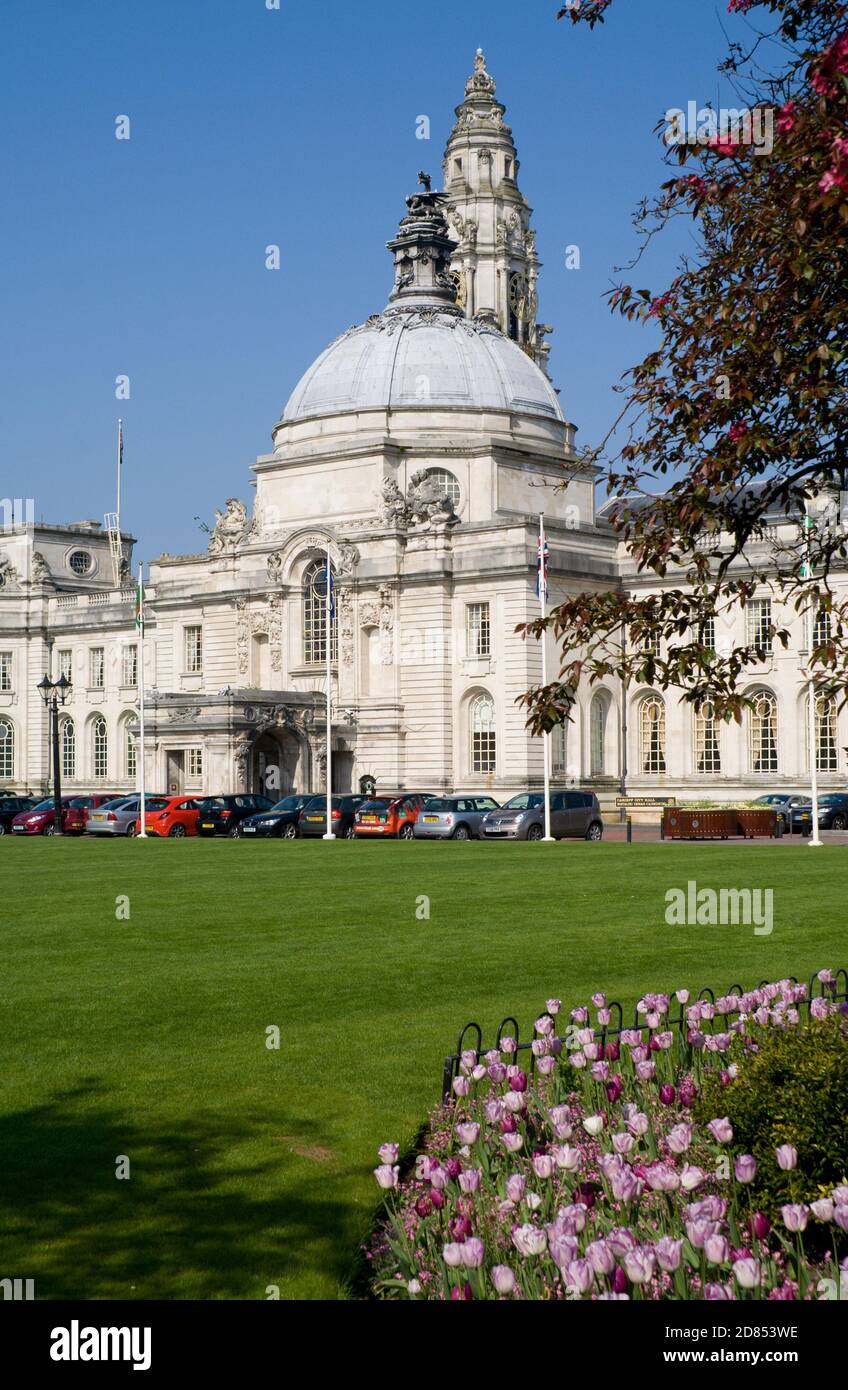 Cardiff City Hall, Cathays Park, Cardiff, Wales Stock Photo - Alamy