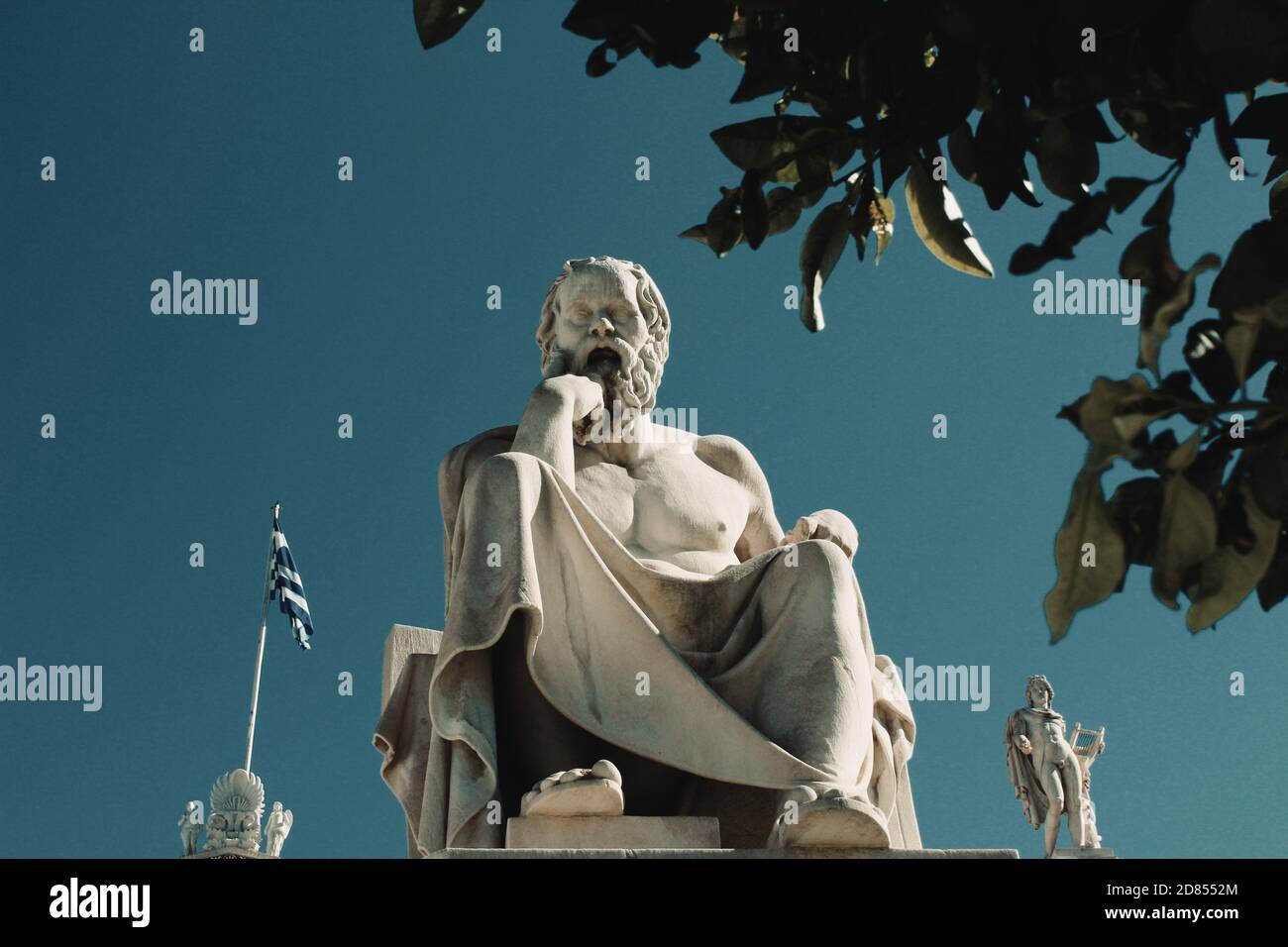 Antique sokrates statue hi-res stock photography and images - Alamy