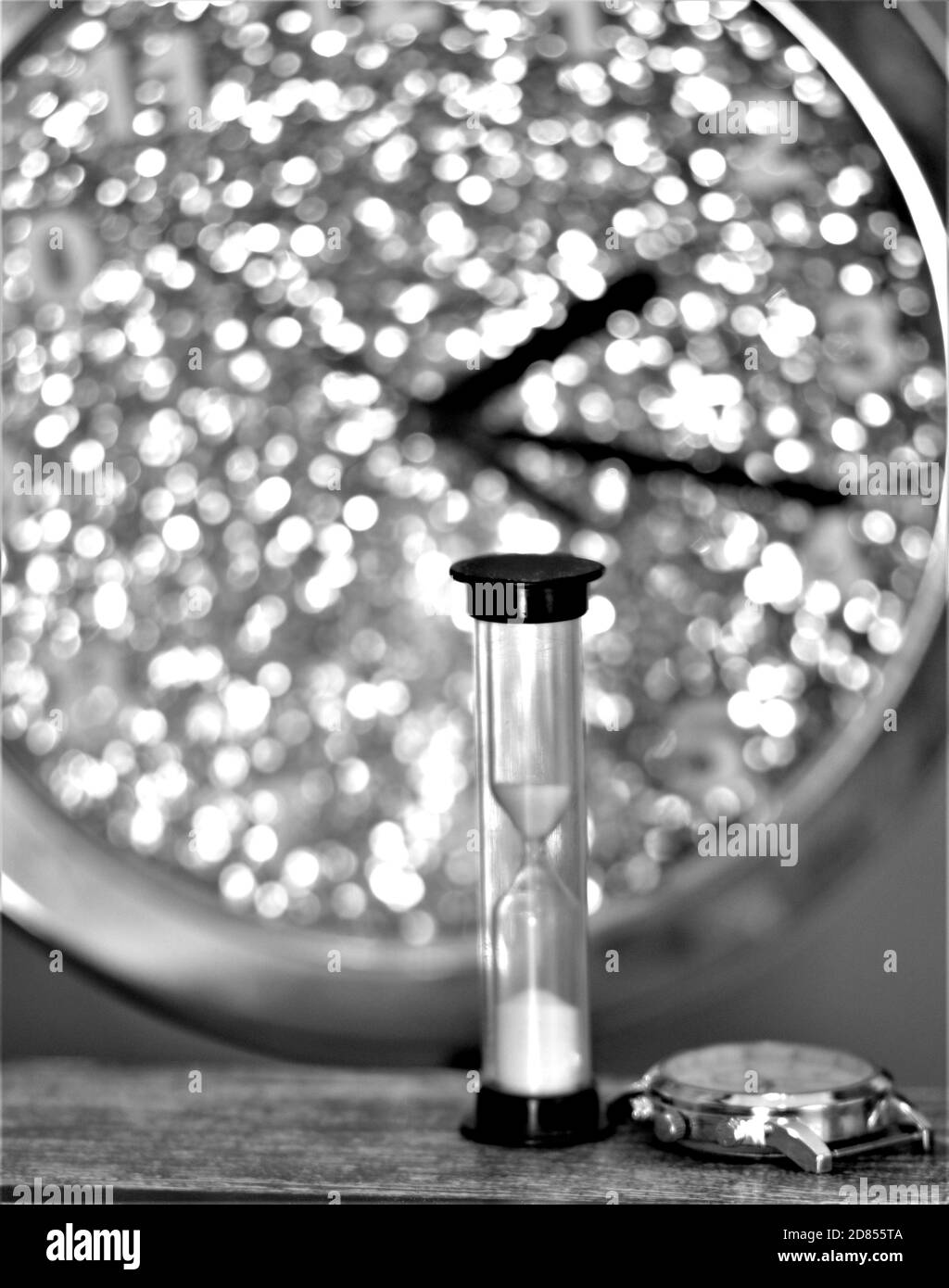hourglass watch time concept Stock Photo - Alamy