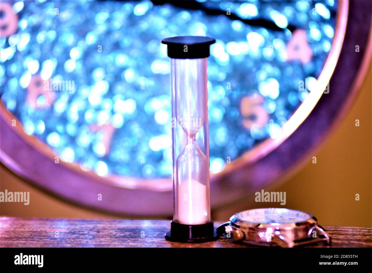hourglass watch time concept Stock Photo - Alamy