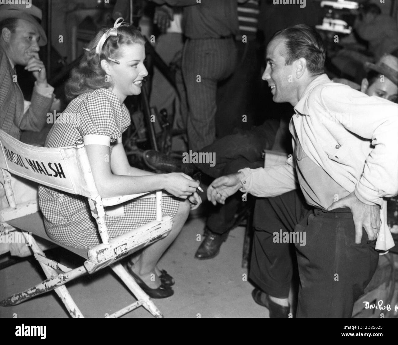 Ann Sheridan And Humphrey Bogart On Set Candid With Movie Crew During