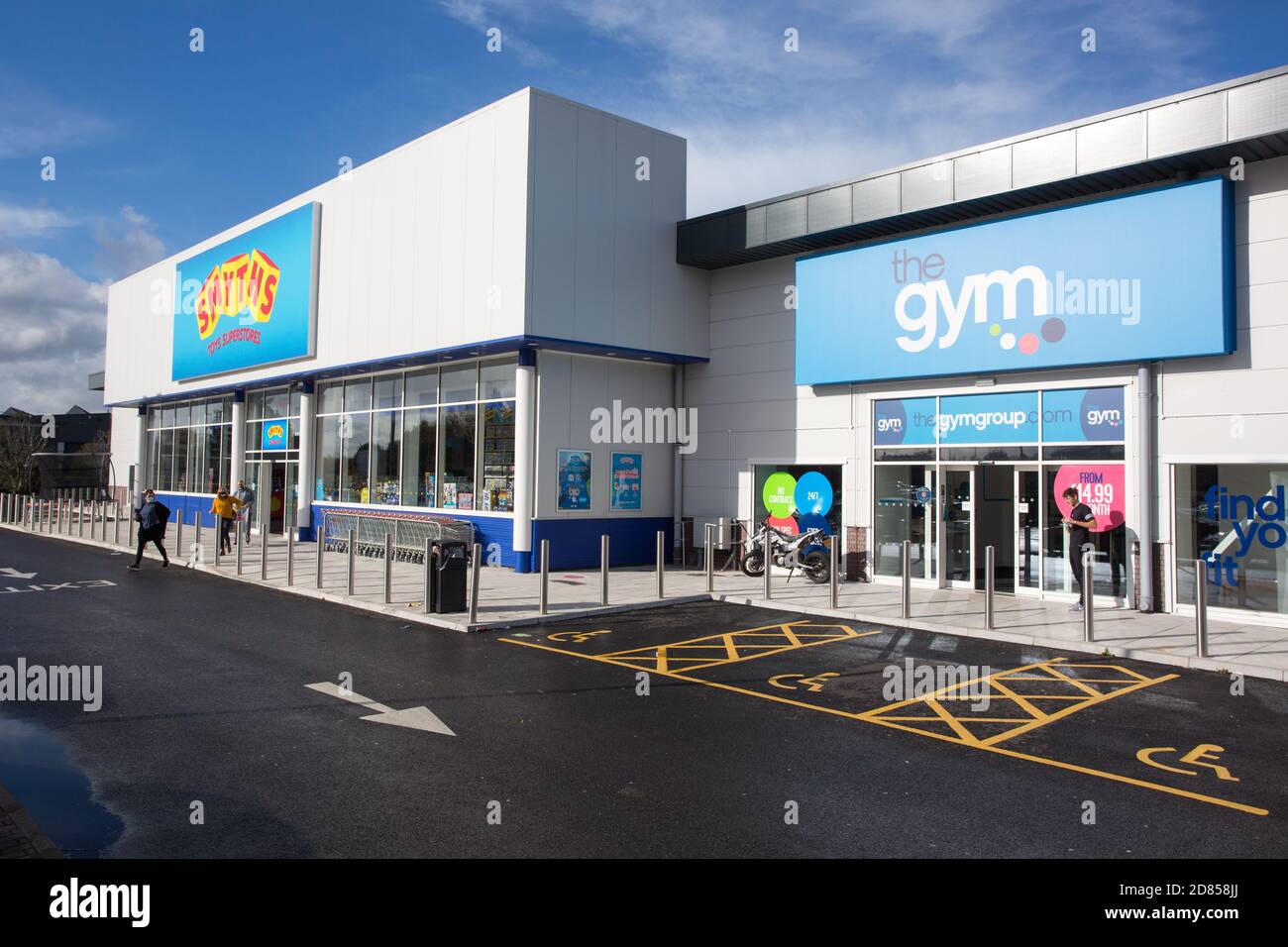 Smyths shop hi-res stock photography and images - Alamy