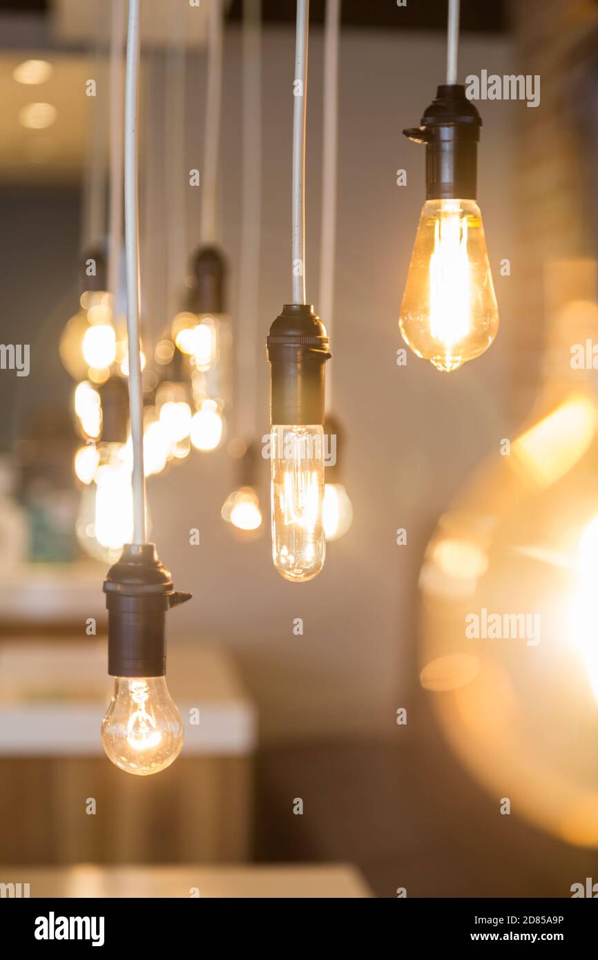Yellow spotlights hi-res stock photography and images - Alamy