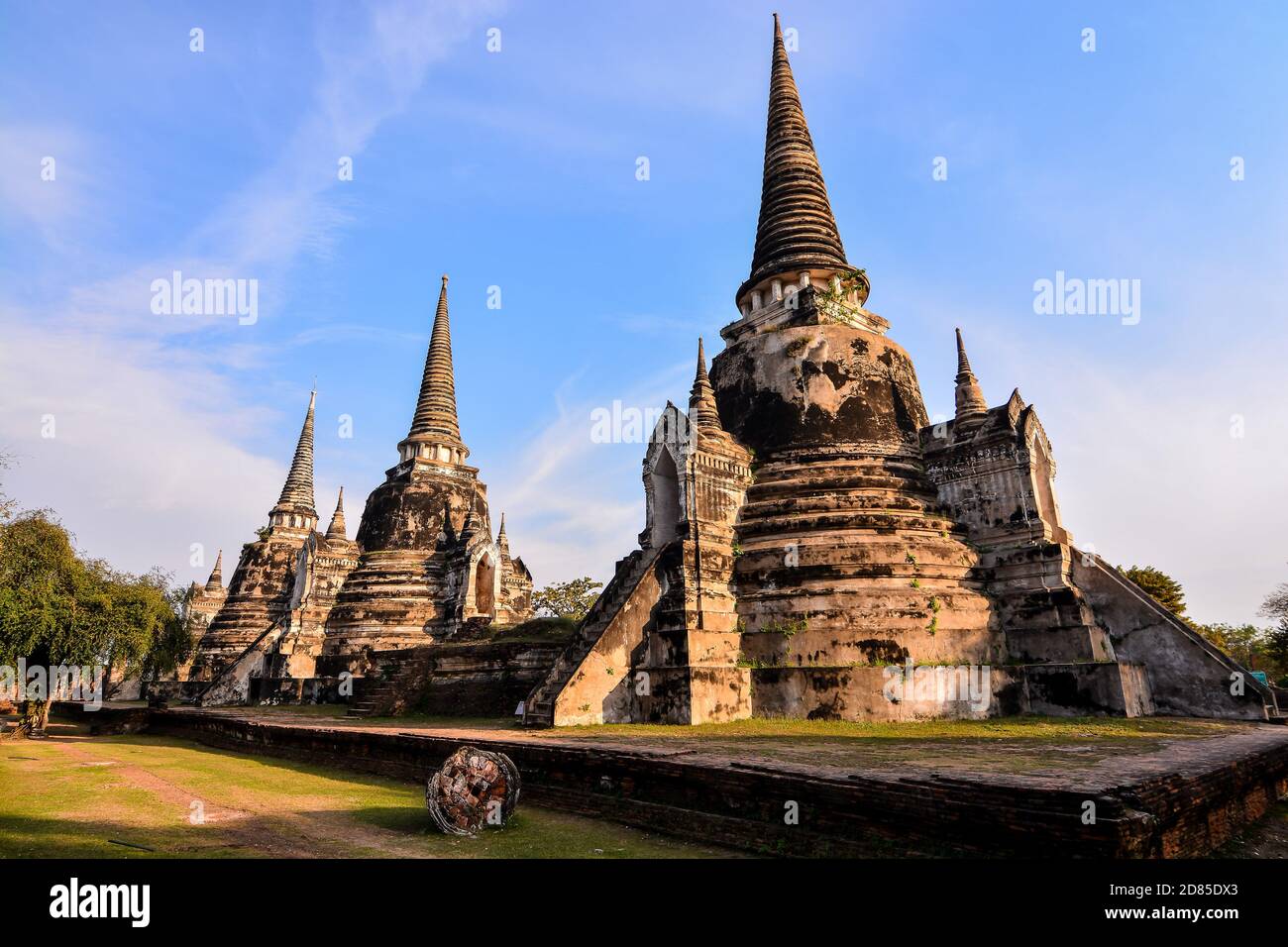 Old Thai Ruins, Ayutthaya, Beautiful photo picture taken in thailand ...