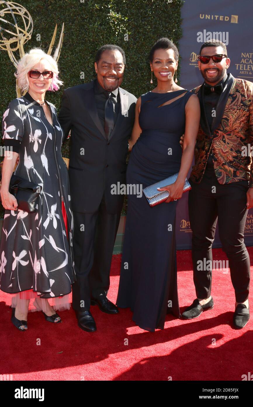 LOS ANGELES - APR 30: Lissa Reynolds, James Reynolds, Vanessa WIlliams ...