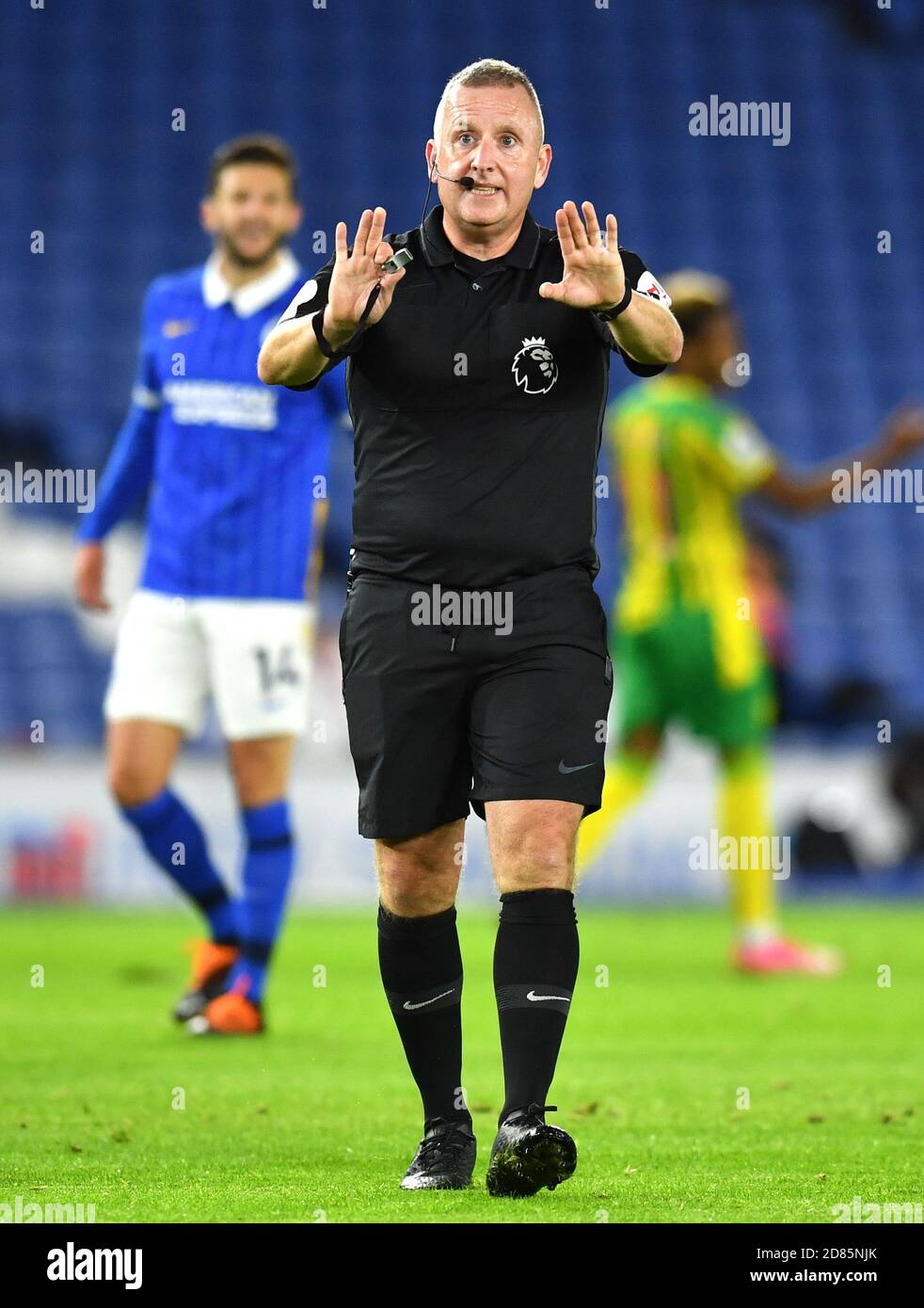 Referee Jonathan Moss during the Premier League match at the AMEX ...
