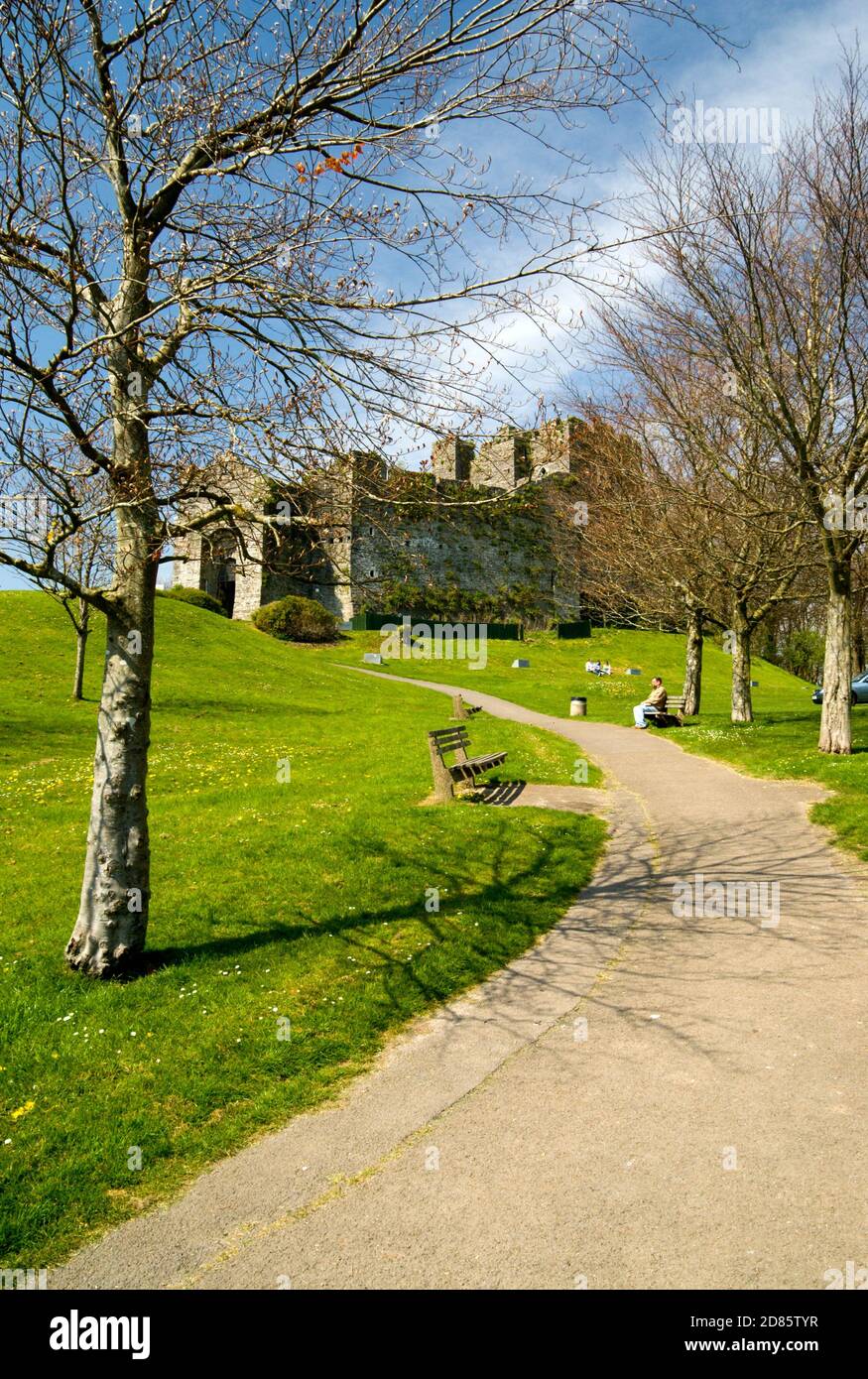 Oystermouth Castle, Mumbles, Swansea bay, Swansea, Glamorgan, South ...
