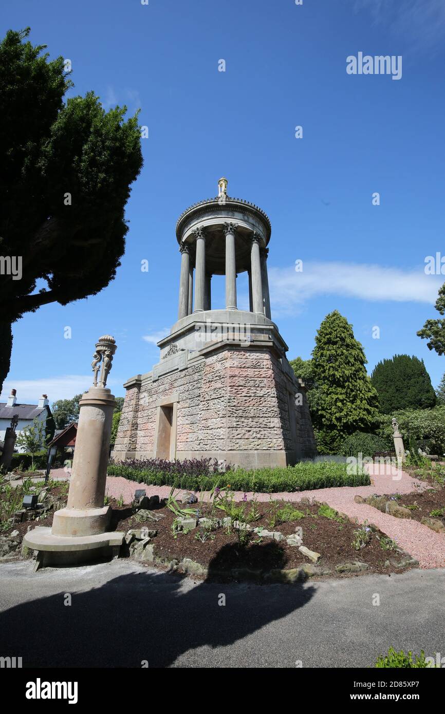 Burns monument memorial gardens hi-res stock photography and images - Alamy