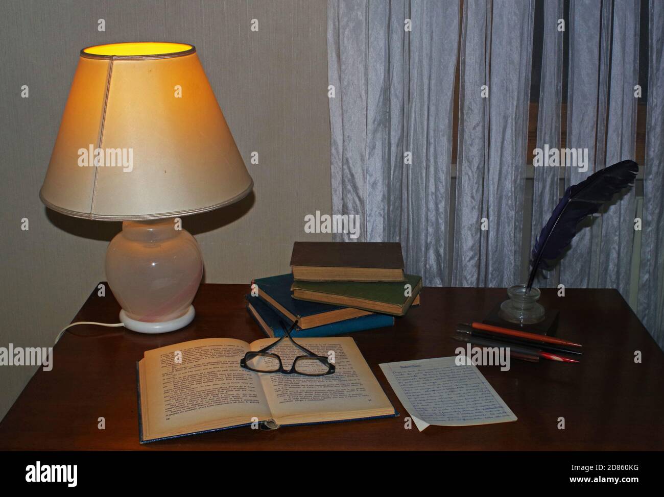 Wrriting hi-res stock photography and images - Alamy