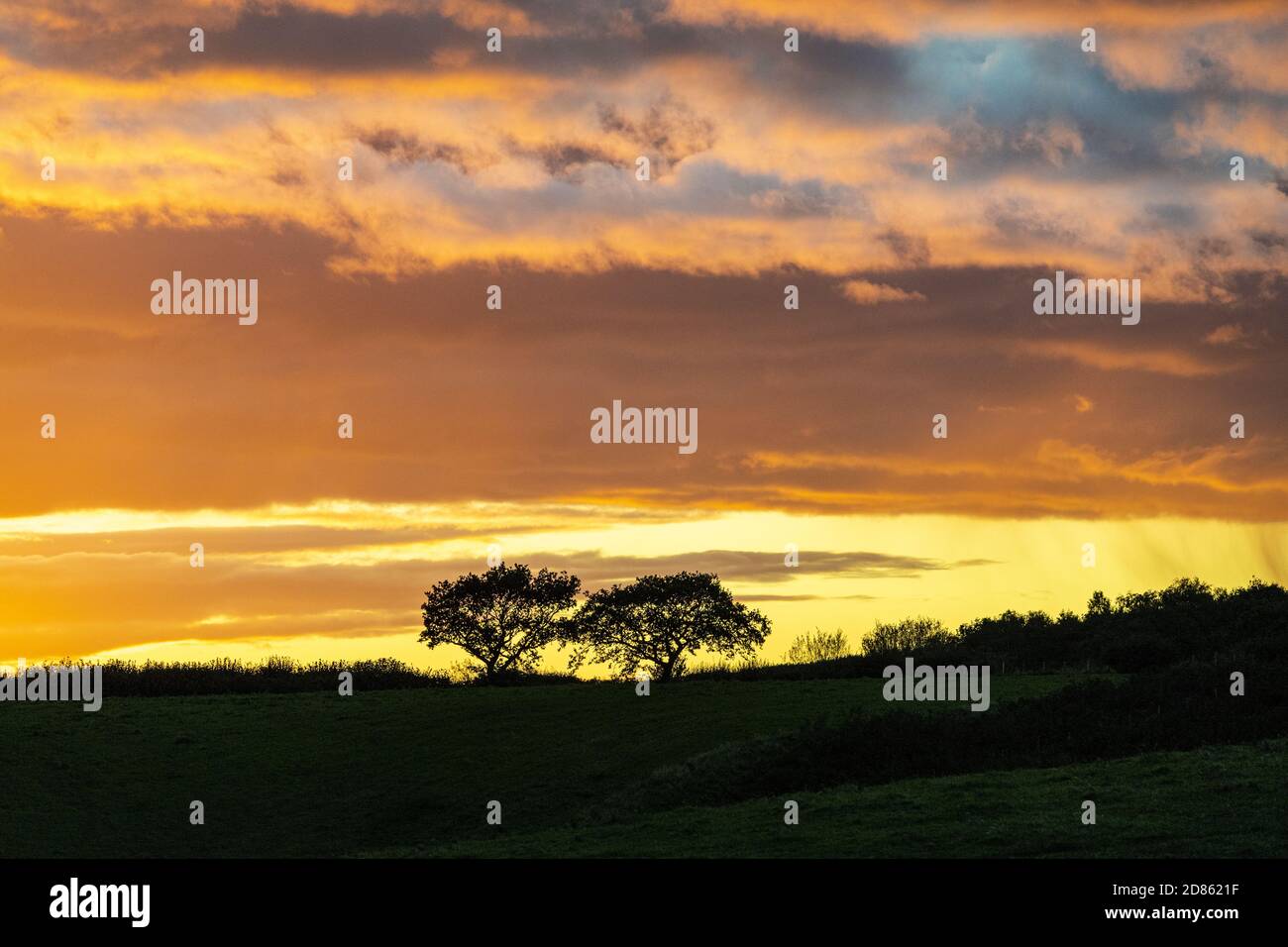 Beautiful landscape stunning sunset hi-res stock photography and images ...
