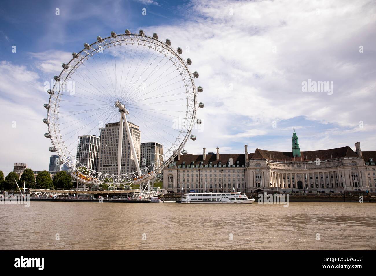 London marriott hotel county hall hi-res stock photography and images ...