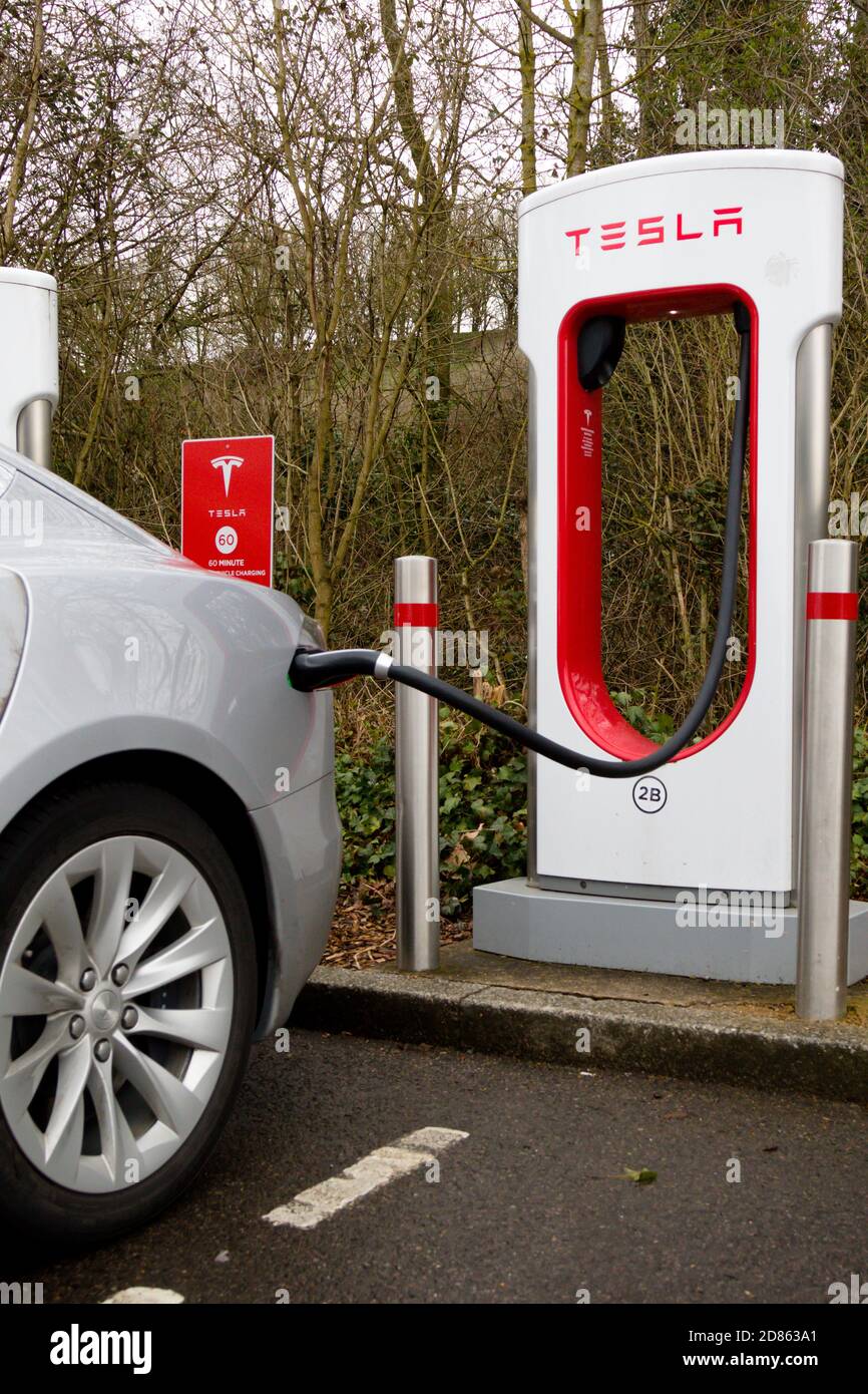 Reading station car park hi-res stock photography and images - Alamy