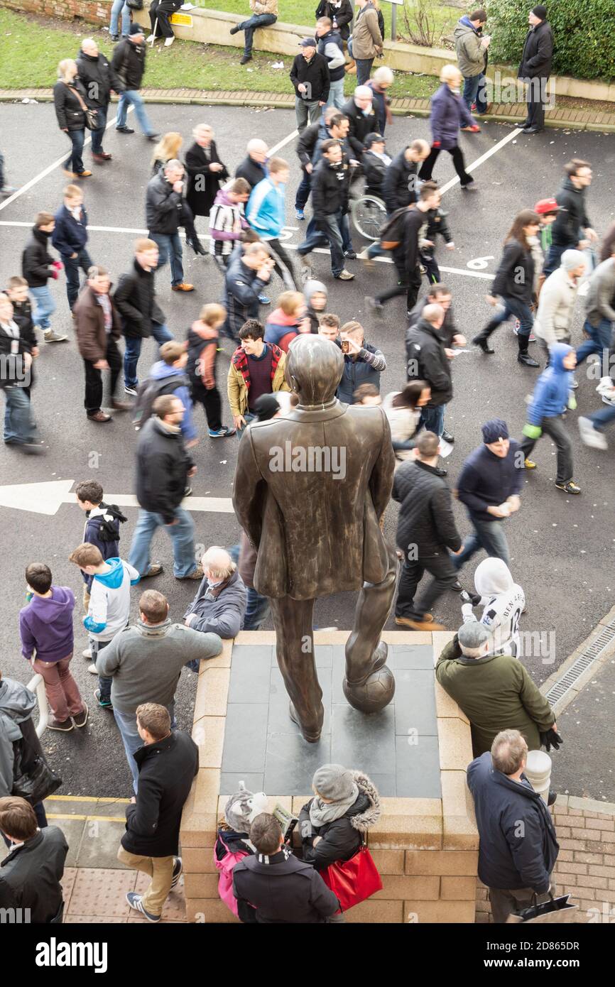 Newcastle United supporters on match day passing statue of former ...