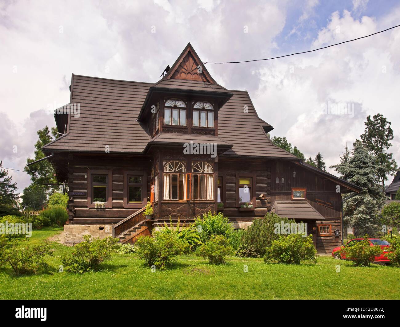 Traditional house in Zakopane. Poland Stock Photo - Alamy