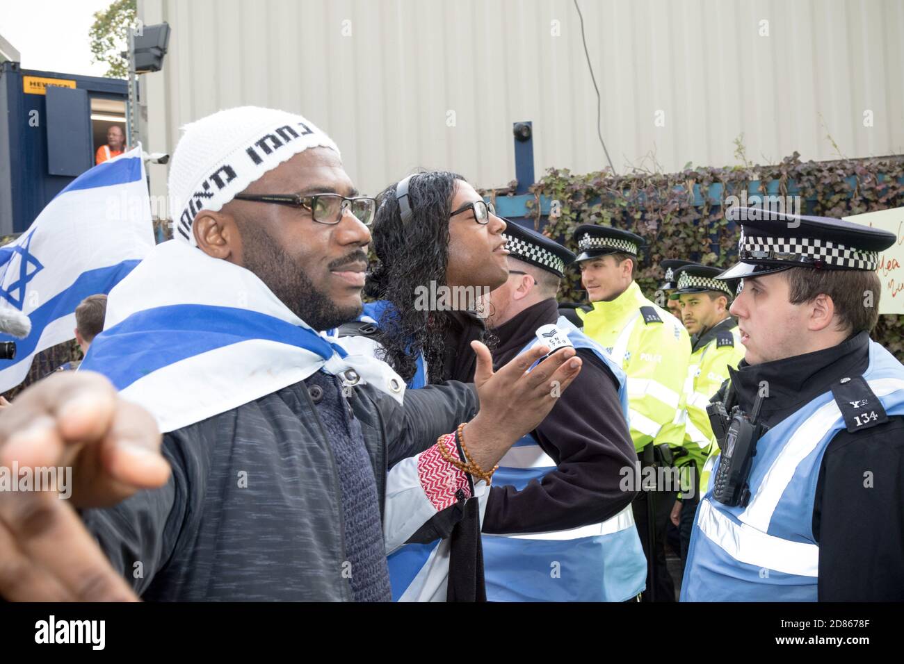 4th November 2017, London, United Kingdom:-Pro Israeli protesters ...