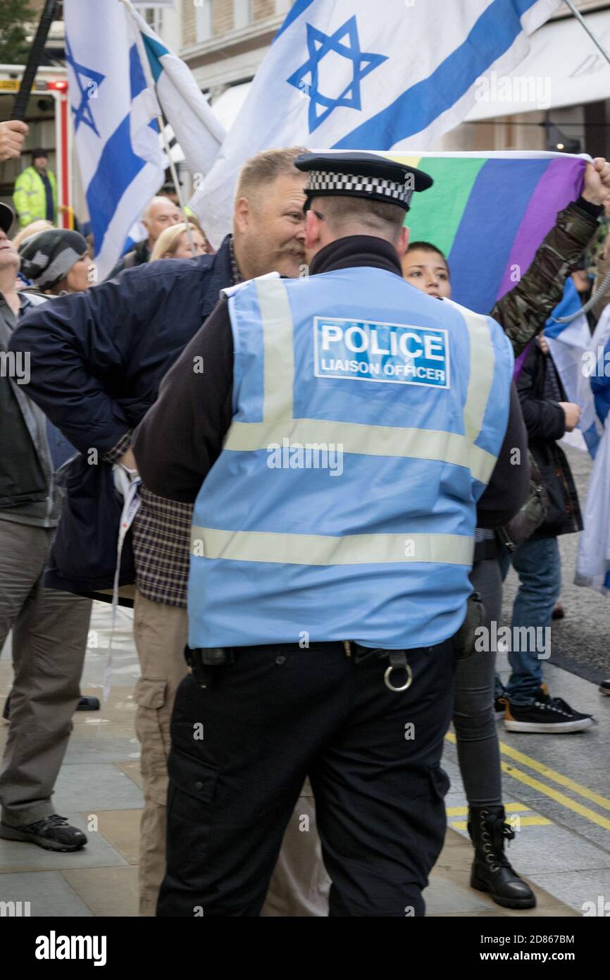 4th November 2017, London, United Kingdom:-Pro Israeli protester ...