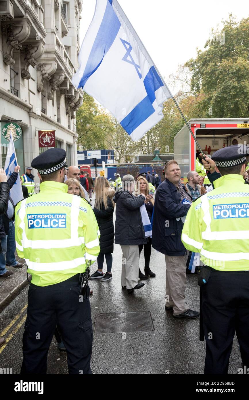 4th November 2017, London, United Kingdom:-Pro Israeli protesters ...