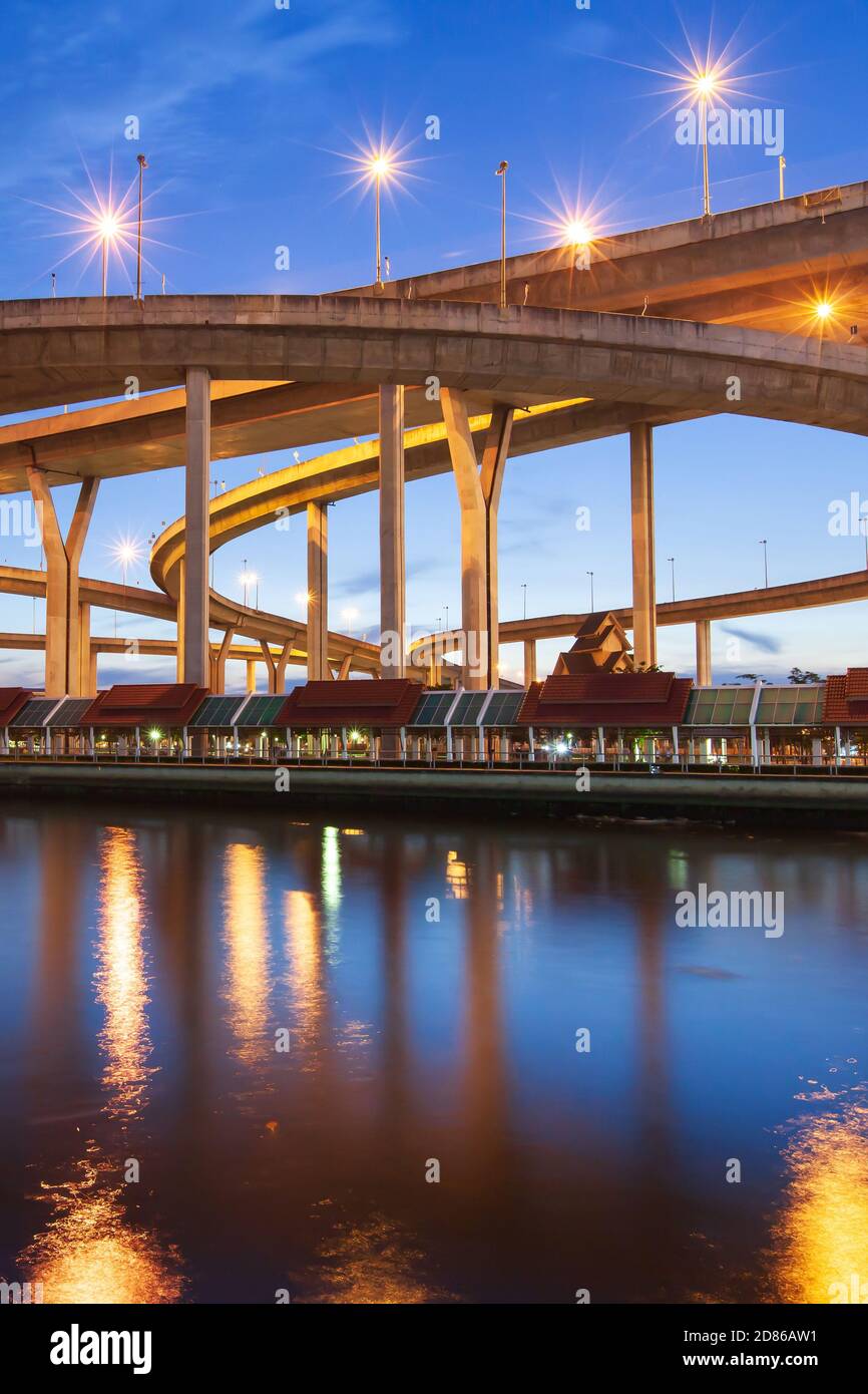 Suspension bridge night glowing urban hi-res stock photography and ...