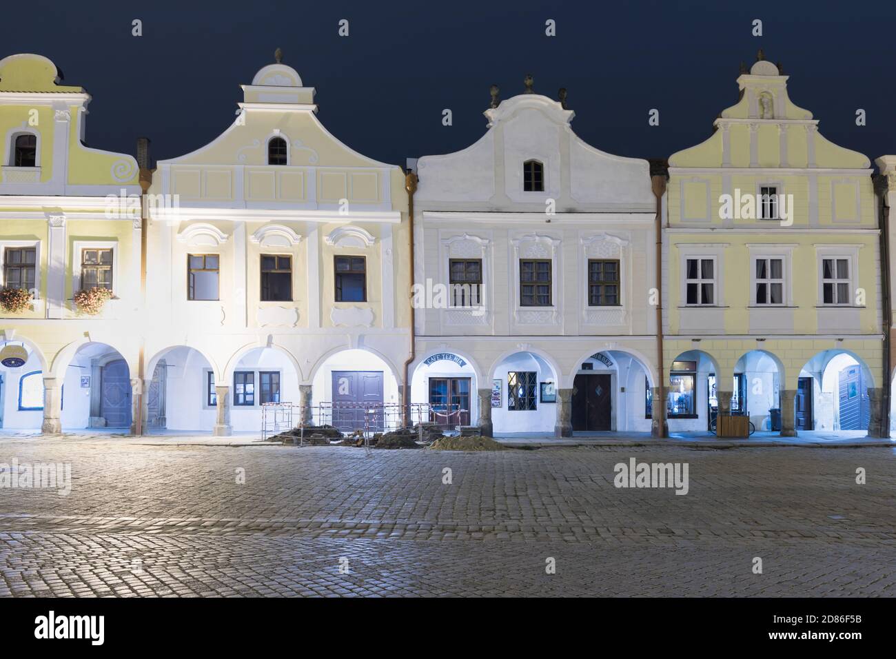 Traditional houses on the main square of Telc, South Moravia, Czech ...