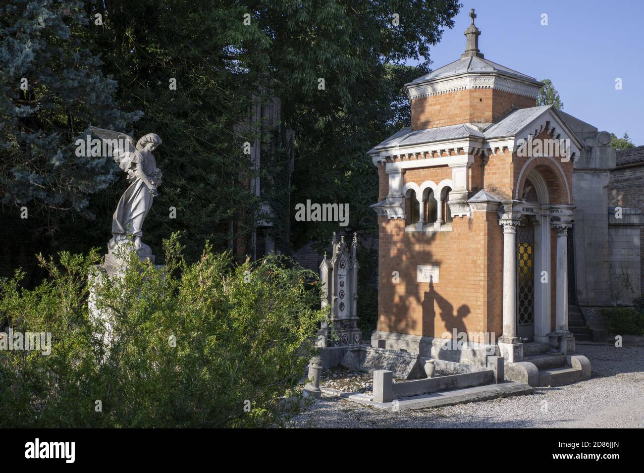 Cimitero monumentale di ferrara hi-res stock photography and images - Alamy
