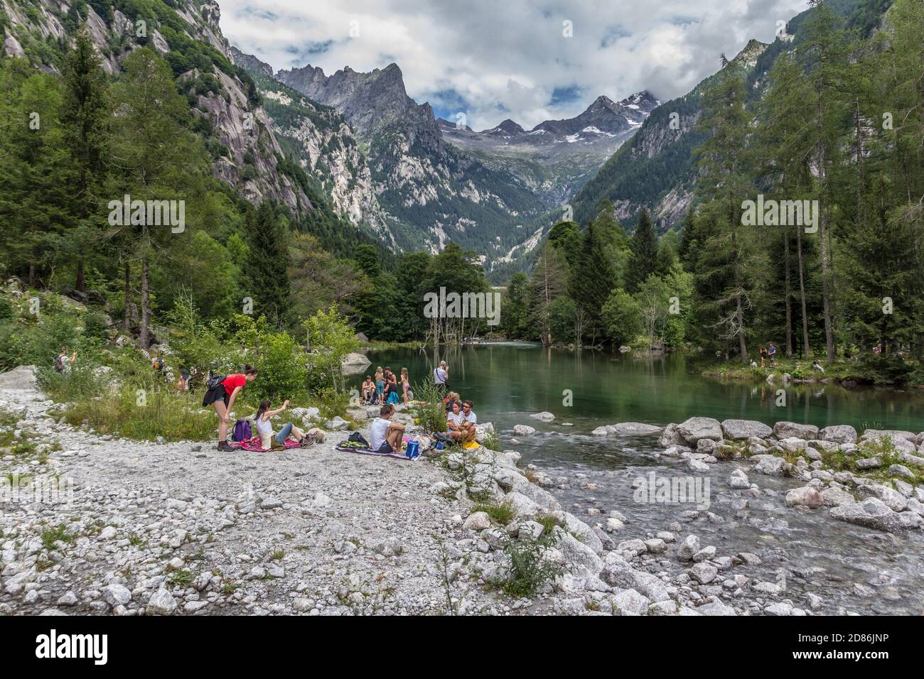 Hiking in Val di Mello, Valtellina, Italy Stock Photo - Alamy