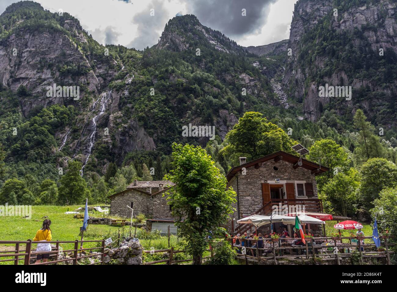 Hiking in Val di Mello, Valtellina, Italy Stock Photo - Alamy