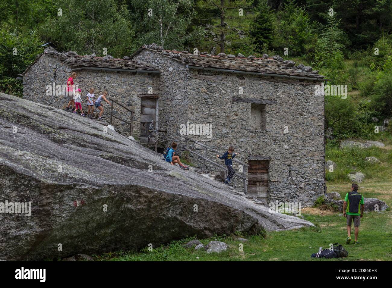 Hiking in Val di Mello, Valtellina, Italy Stock Photo - Alamy