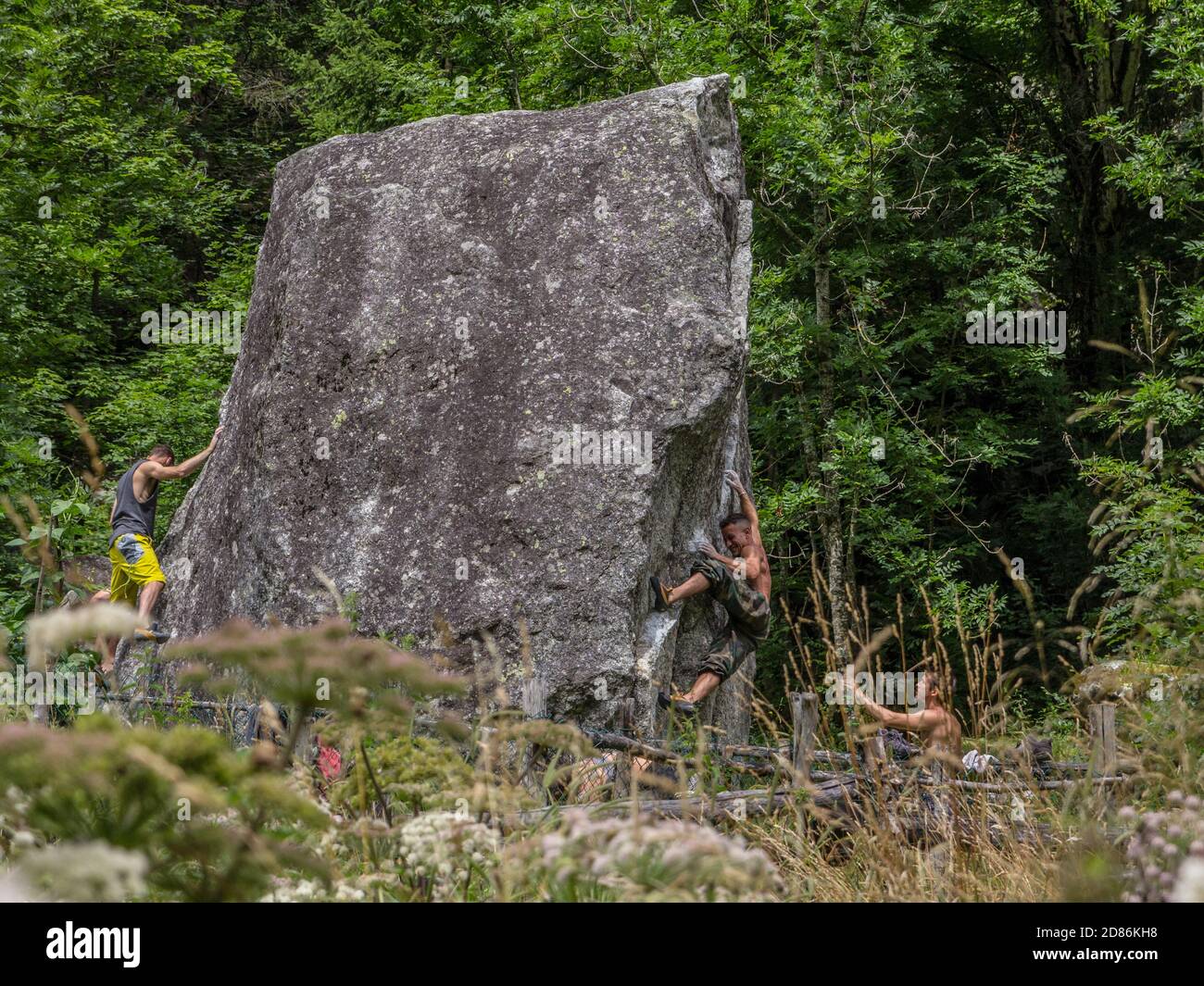 Hiking in Val di Mello, Valtellina, Italy Stock Photo - Alamy