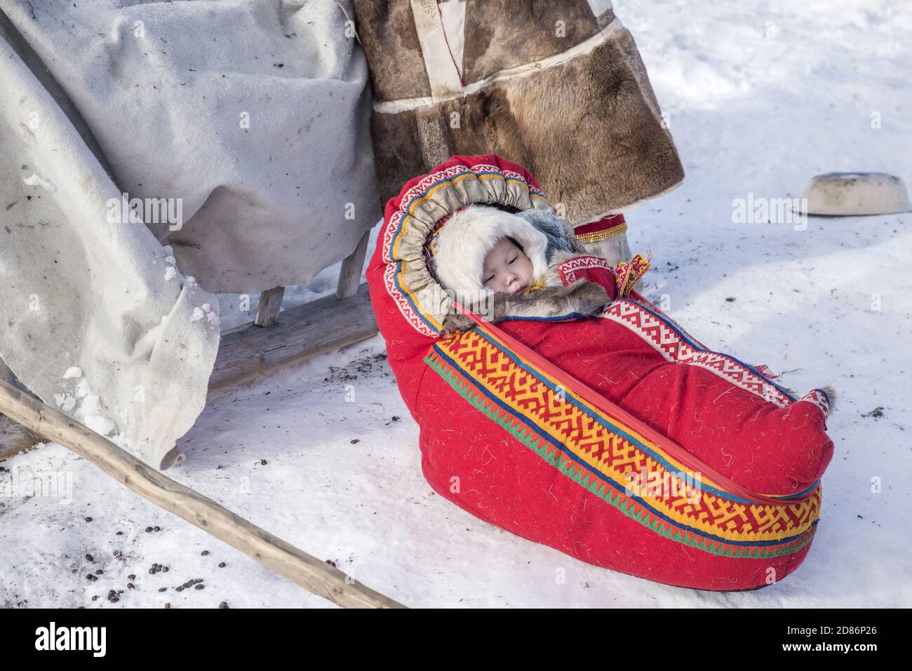 Traditional child winter hi-res stock photography and images - Alamy