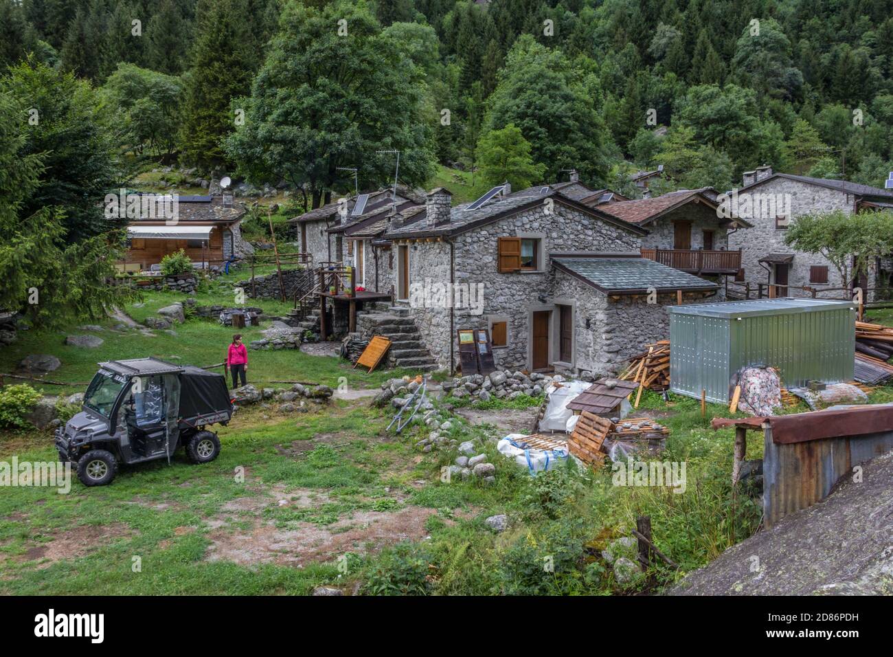 Hiking in Val di Mello, Valtellina, Italy Stock Photo - Alamy