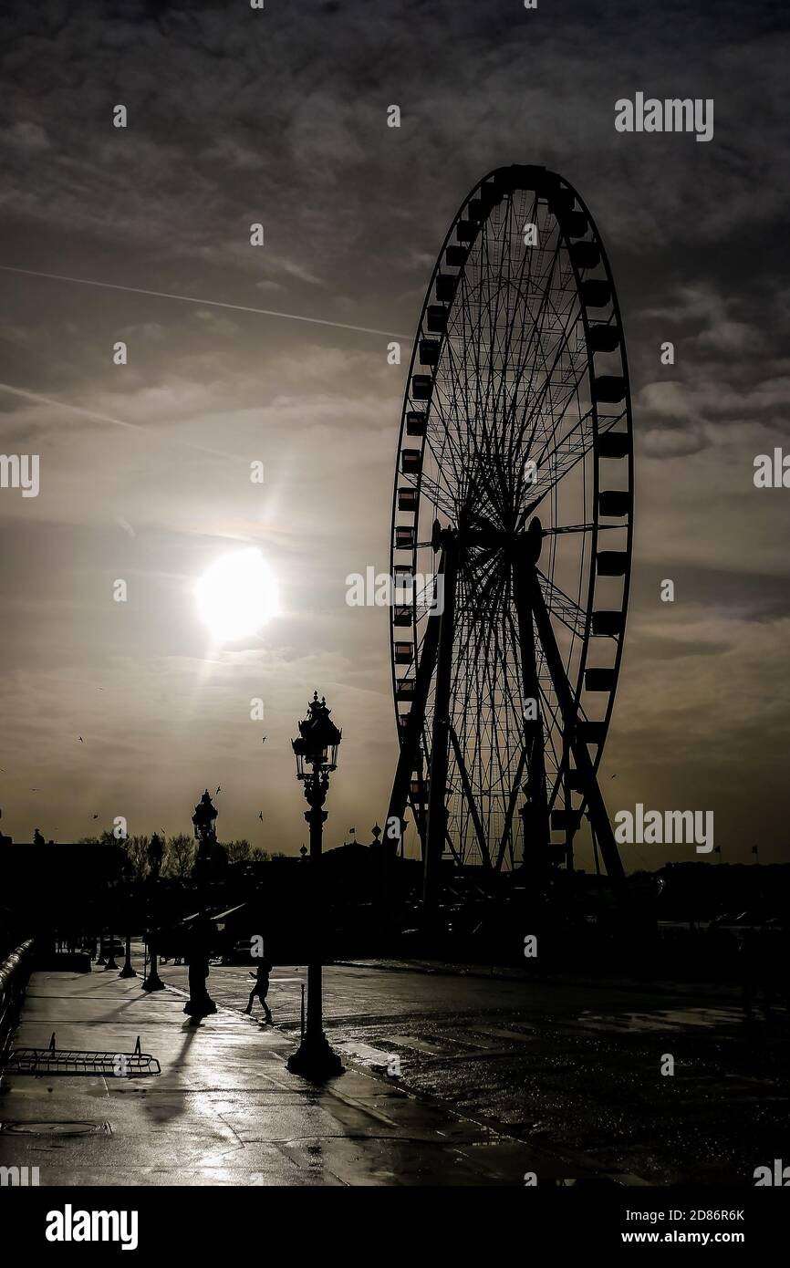 Ferris wheel in place de la Concorde, Photo image a Beautiful panoramic ...