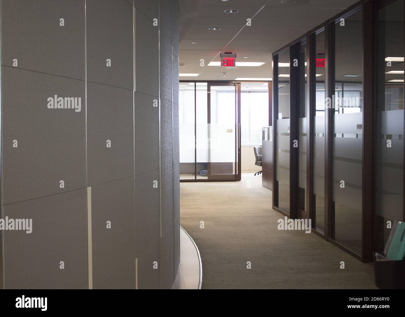 Cubicles hi-res stock photography and images - Alamy