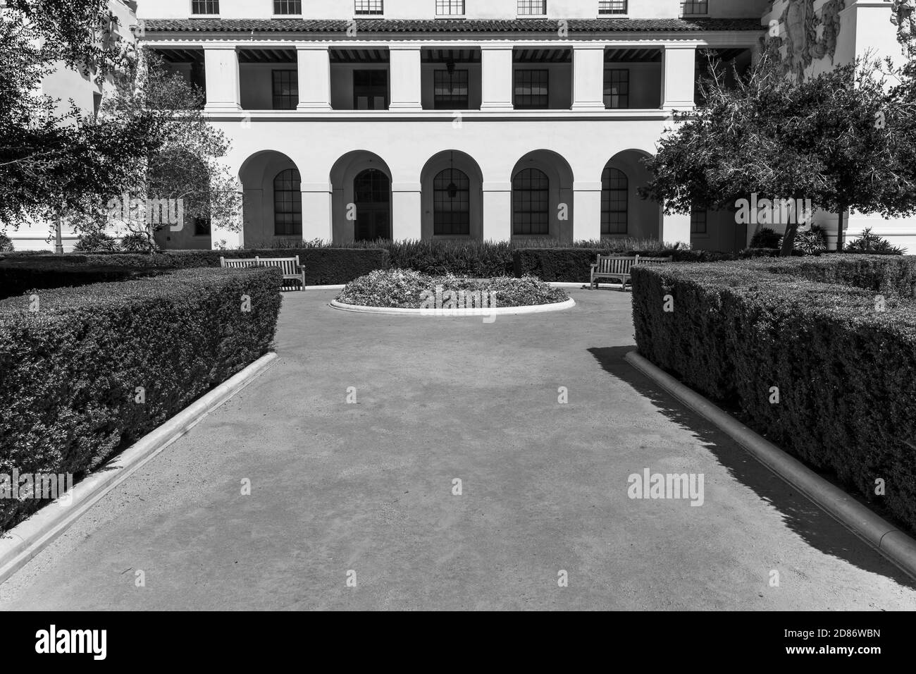 Pórtico colonial Black and White Stock Photos & Images - Alamy
