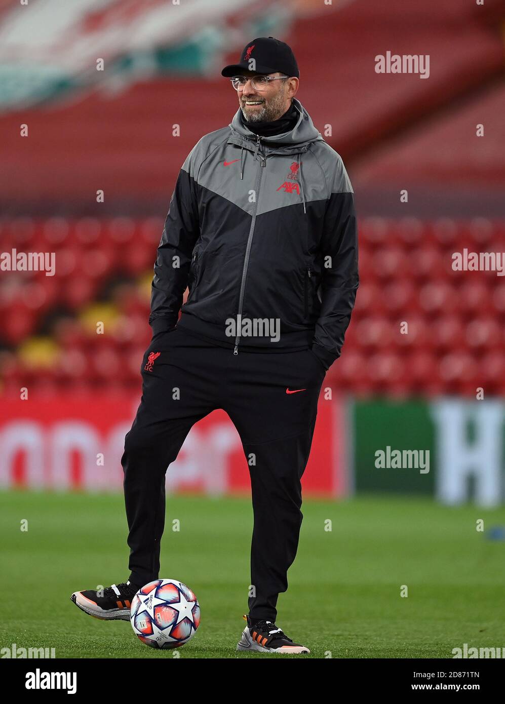 Liverpool manager Jurgen Klopp watches the warm up before the UEFA ...