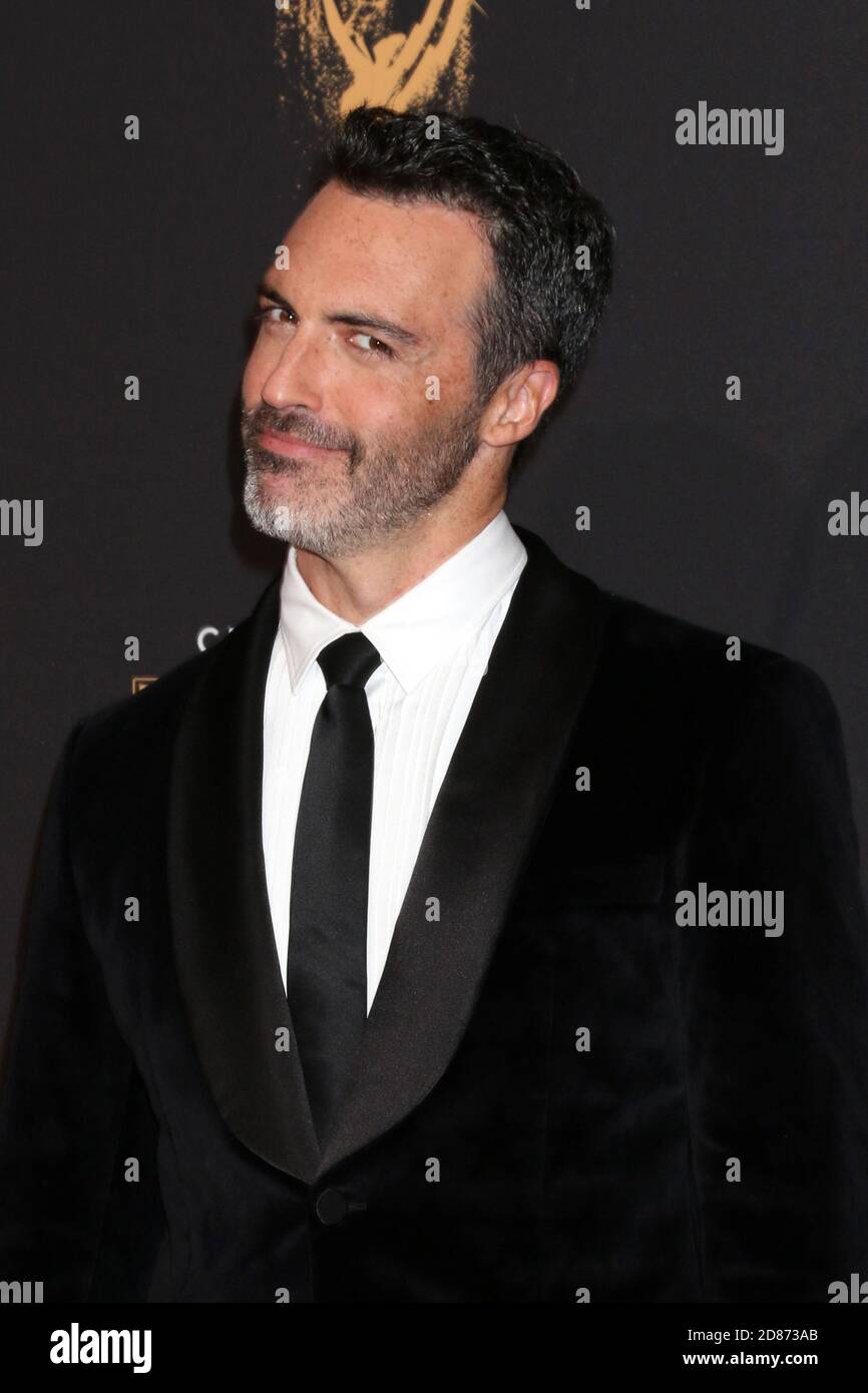 LOS ANGELES - SEP 10: Reid Scott at the 2017 Creative Arts Emmy Awards ...